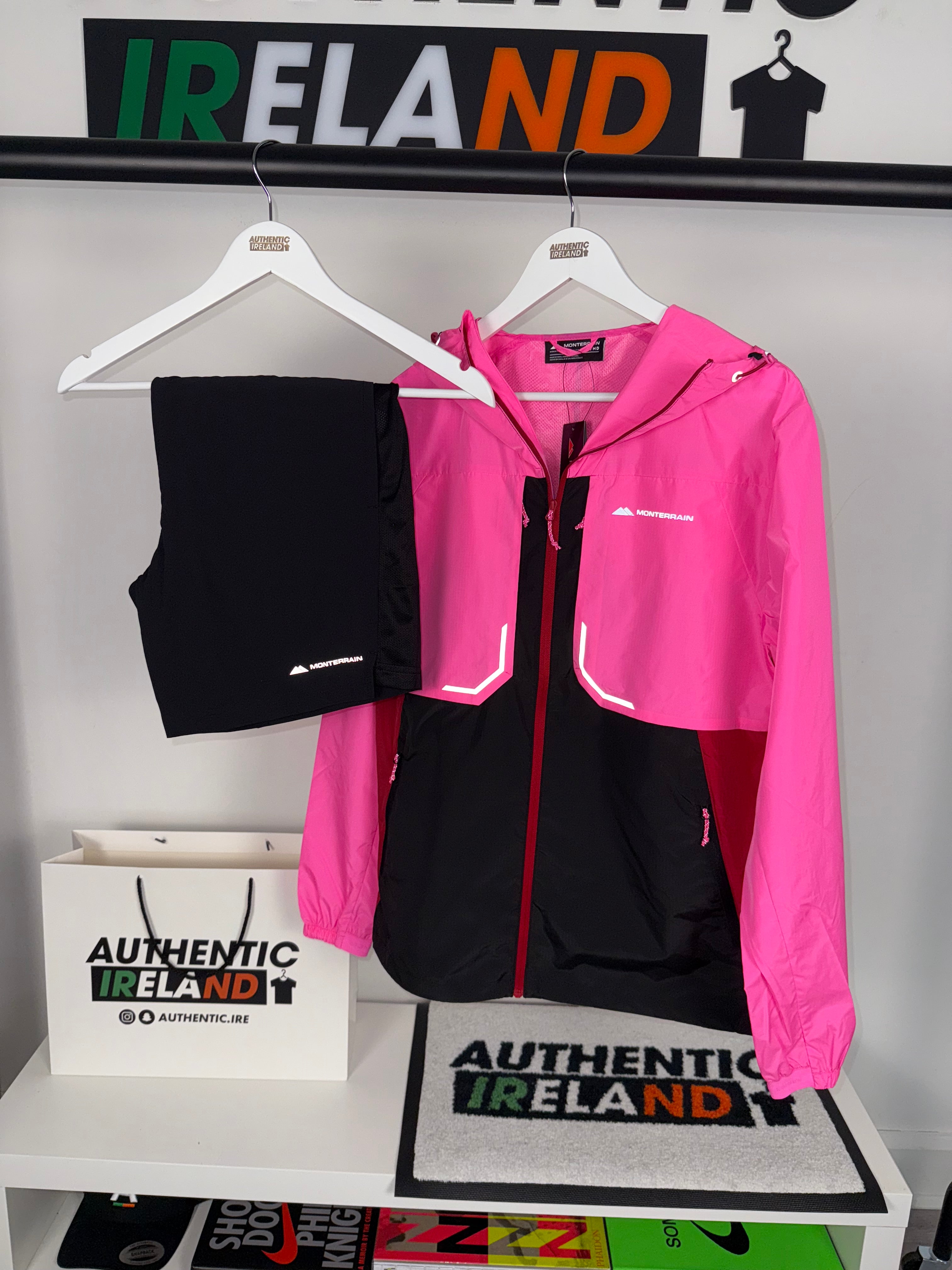 MONTERRAIN WINDRUNNER 3-PIECE SET - NEON PINK – Authentic Ireland